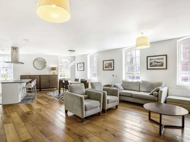 Trinity Crescent, SW17 7AG, London