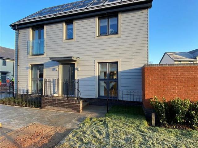 Trinity Gardens, Gloucester GL3 3 bed end of terrace house to rent £1,550 pcm £358 pw