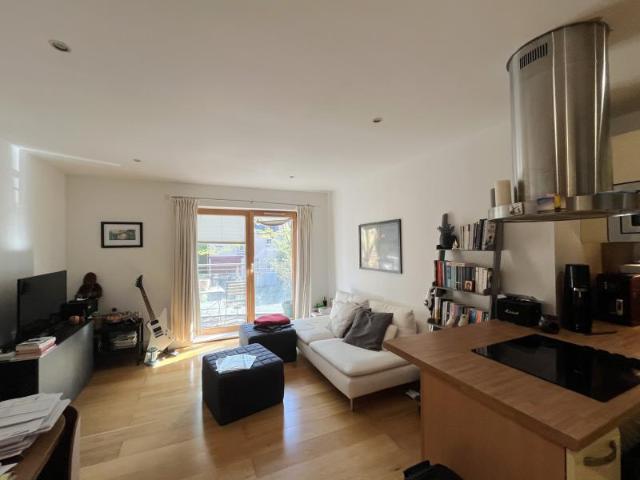 Trinity Gate, Guildford GU1 2 bed apartment to rent £1,800 pcm £415 pw