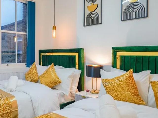 Trinity Hospice Store, St. John's Road, London, SW11 1PX, United Kingdom | 1 bed apartment for rent #136748718 | Rentberry
