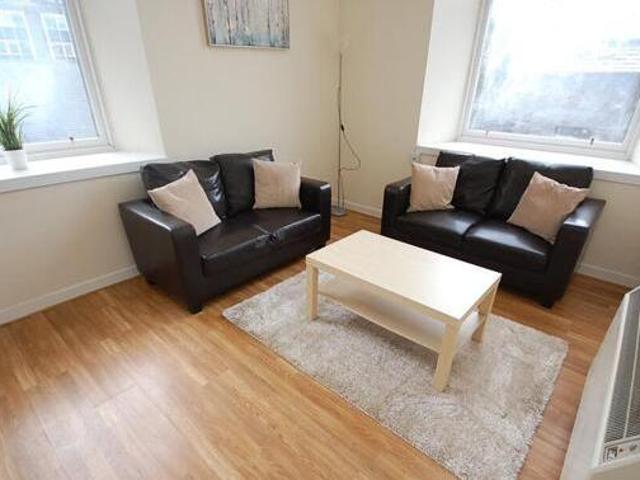 Trinity Lane, City Centre, 1 Bedroom Flat