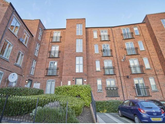 Trinity Lane, Hinckley LE10, 2 bed flat to rent, £1,200 pcm | PrimeLocation