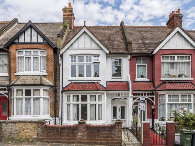 Trinity Rise London SW2 4 bed terraced house to rent £4,350 pcm £1,004 pw