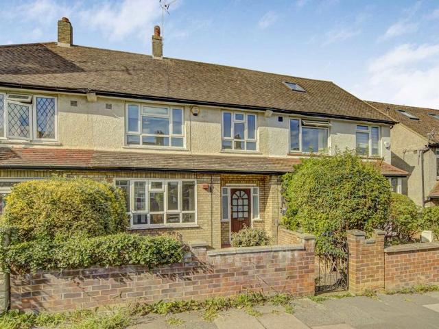 Trinity Rise, London SW2 3 bed house to rent £2,700 pcm £623 pw
