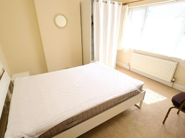 Trinity Road, Gillingham ME7, Room to rent, £550 pcm | PrimeLocation
