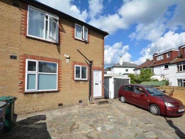 Trinity Road, East Finchley, 2 Bedroom Maisonette