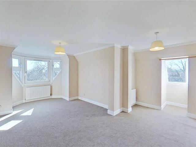 Trinity Road, Edinburgh, Midlothian, EH5 2 bed flat to rent £1,695 pcm £391 pw