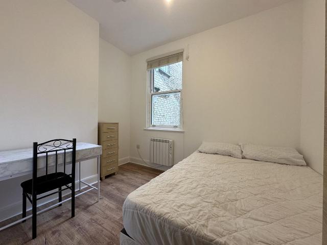 Trinity Road, London N22, Studio to rent, £750 pcm | PrimeLocation