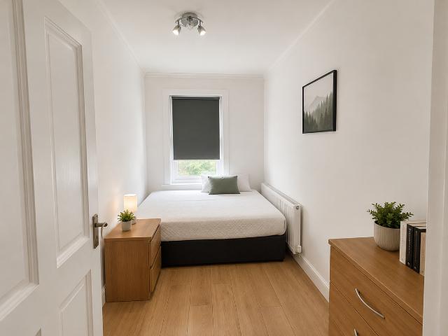 Trinity Road, London N2, 3 bed maisonette to rent, £2,300 pcm | PrimeLocation