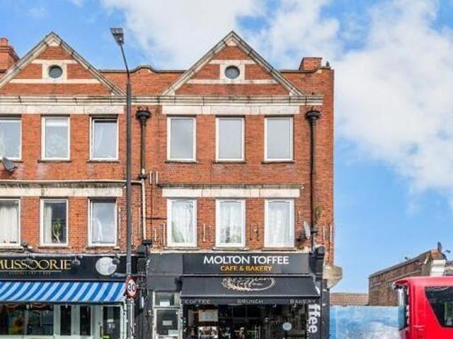 Trinity Road, London, Studio Flat For