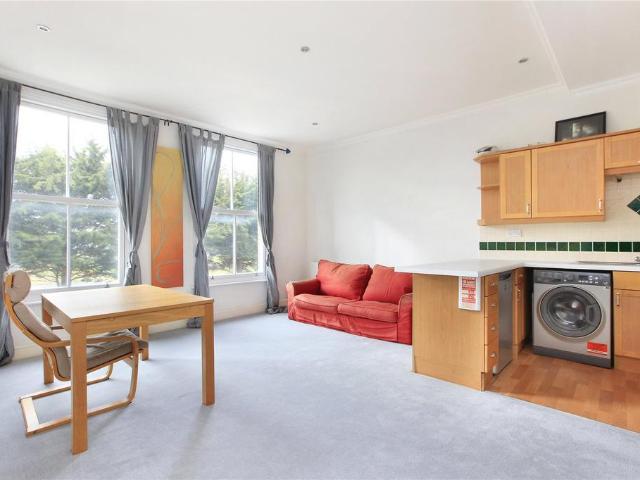 Trinity Road, London SW17 2 bed flat to rent £2,250 pcm £519 pw