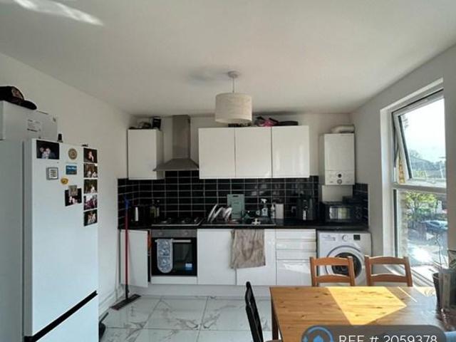 Trinity Road, London, SW17 4 bed maisonette to rent £3,750 pcm £865 pw