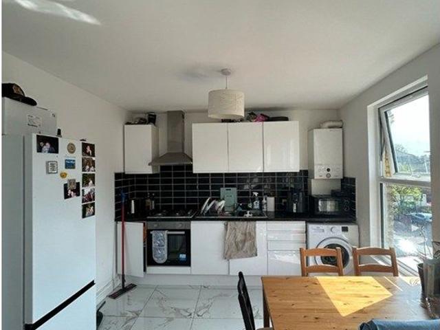 Trinity Road, London SW17, 4 bed maisonette to rent, £3,750 pcm | PrimeLocation