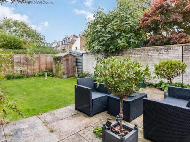 Trinity Road, Wandsworth Common, 2 Bedroom Maisonette