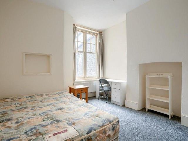 Trinity Street 4 bed terraced house to rent £2,513 pcm £580 pw