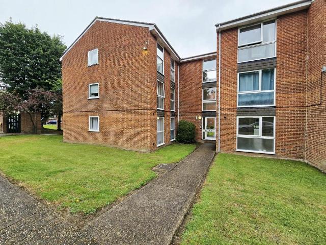 Trinity Street, ENFIELD 2 bed apartment to rent £1,700 pcm £392 pw