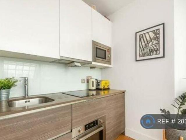 Trinity Square, Hounslow, Studio Flat For