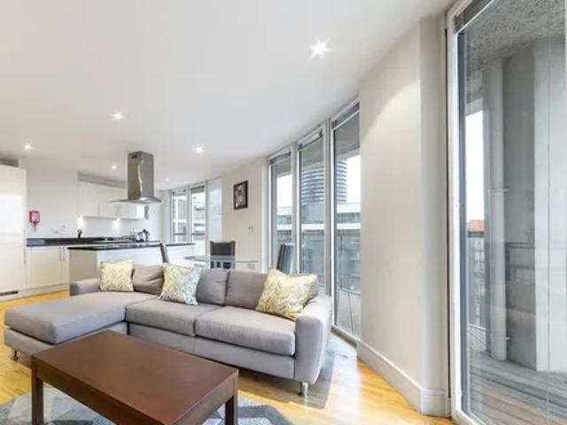 Trinity Tower, 28 Quadrant Walk, Millwall, London, E14 9JW, United Kingdom | 2 bed apartment for rent #137019116 | Rentberry