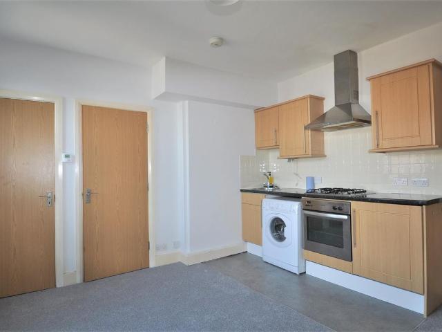 Trinity Trees, Eastbourne BN21, 1 bed flat to rent, £800 pcm | PrimeLocation