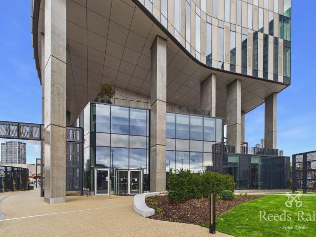 Trinity Way, Manchester M3, 2 bed flat to rent, £1,900 pcm | PrimeLocation