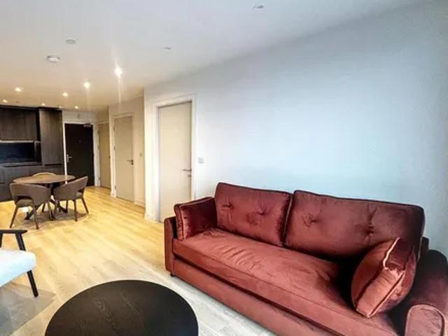 Trinity Way, Salford, M3 6GF, United Kingdom | 2 bed apartment for rent #167485206 | Rentberry