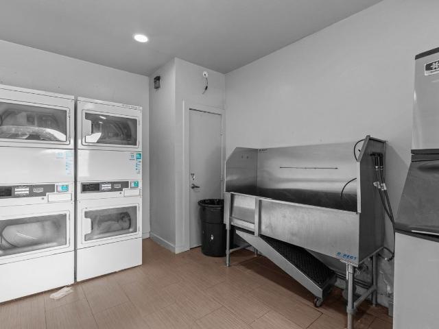 Trio 1 Bedroom Apartment for Rent at 2317 S Pleasant Valley Rd, Austin, TX 78741 Pleasant Valley