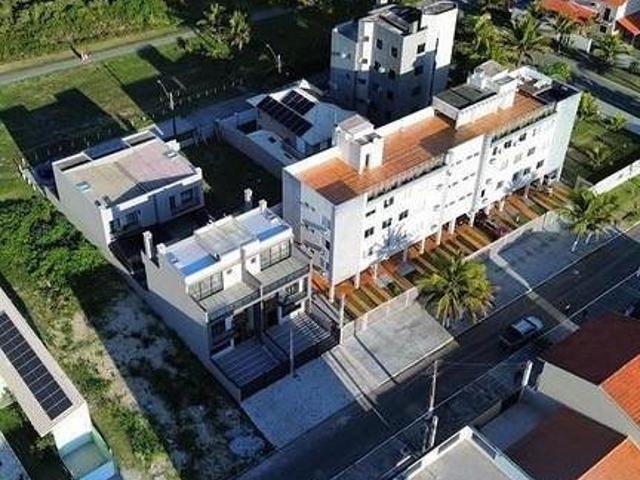 Triplex mobiliado na quadra do mar