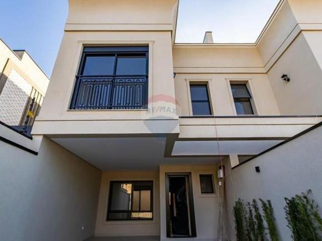 Triplex moderno com 3 quartos sendo 1 Suíte no Jardim das Américas!