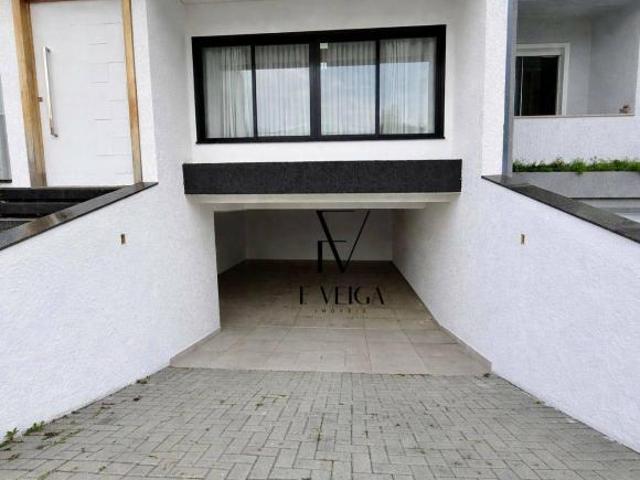 TRIPLEX MODERNO COM 4 QUARTOS, 1 SUÍTE COM CLOSET, 4 VAGAS DE GARAGEM, NO PINHEIRINHO R$1.490.000.00