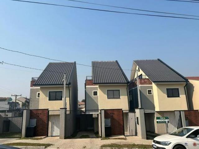 Triplex NÃO geminado com terraço no Xaxim