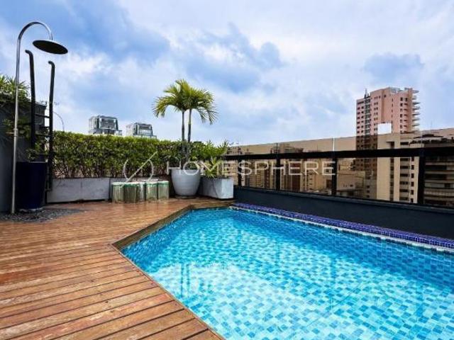 Triplex no bairro Vila Nova Conceição com 3 suítes e 4 vagas de garagem