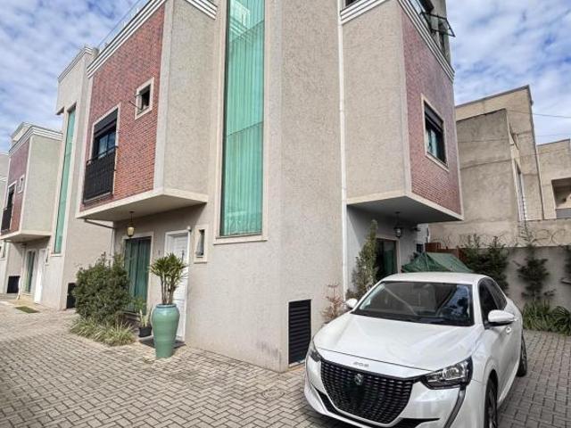 Triplex a venda em condominio no bairro Hauer