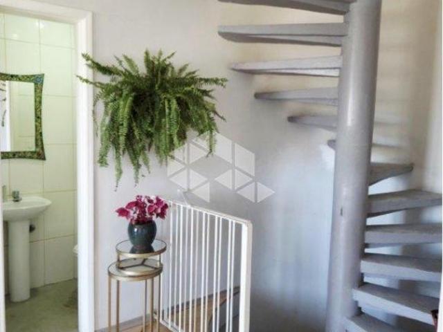 Triplex à venda em Moema com 3 quartos