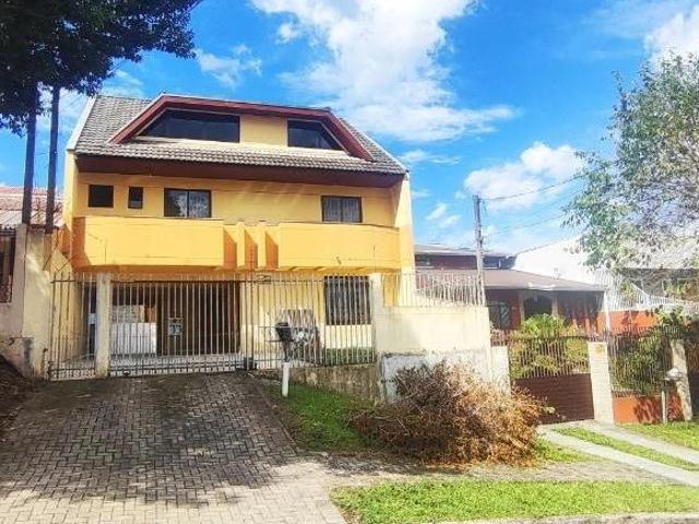 TRIPLEX A VENDA NO BAIRRO ALTO COM TERRENO MEDINDO 10X50M² E 300M² DE ÁREA CONSTRUÍDA