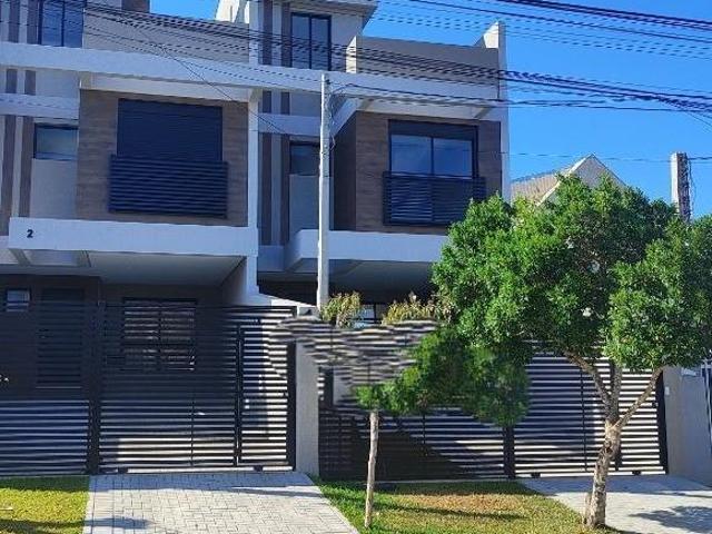 TRIPLEX A VENDA NO BAIRRO JARDIM DAS AMÉRICAS, EM CONDOMÍNIO