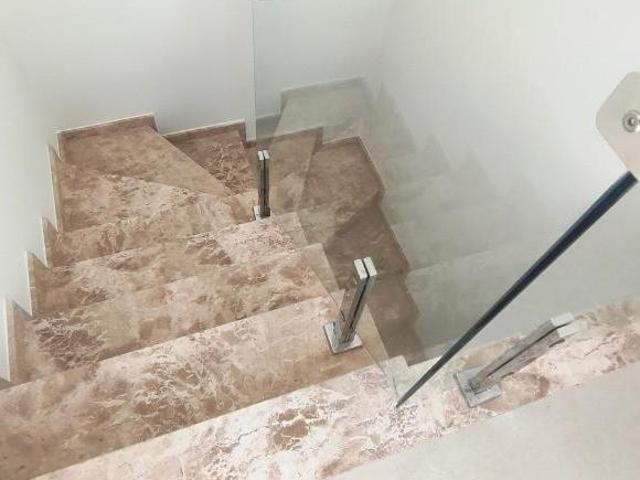 TRIPLEX A VENDA NO BAIRRO UBERABA, DE FRENTE PARA A RUA