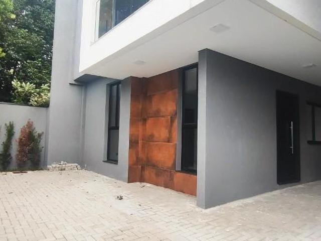 TRIPLEX A VENDA NO BAIRRO UBERABA PRÓXIMO Á AVENIDA SALGADO FILHO