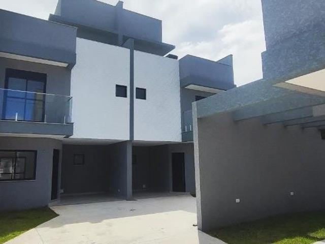 TRIPLEX A VENDA NO BAIRRO UBERABA, PRÓXIMO AO CLUBE NIKEI