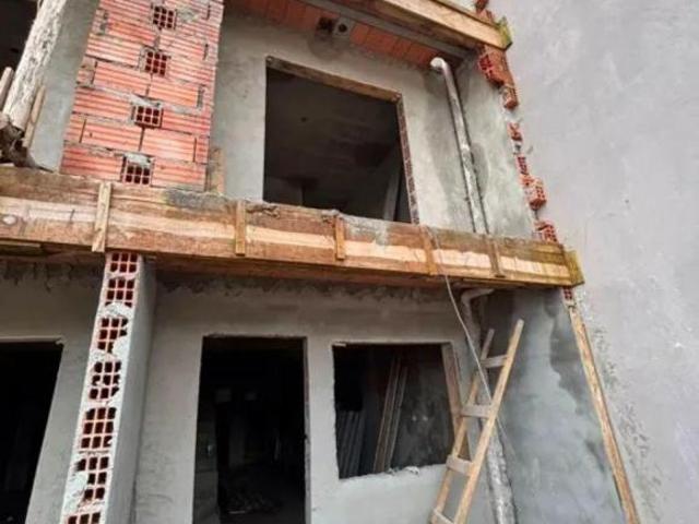 Tríplex à venda no Umbará Cód. 06.113