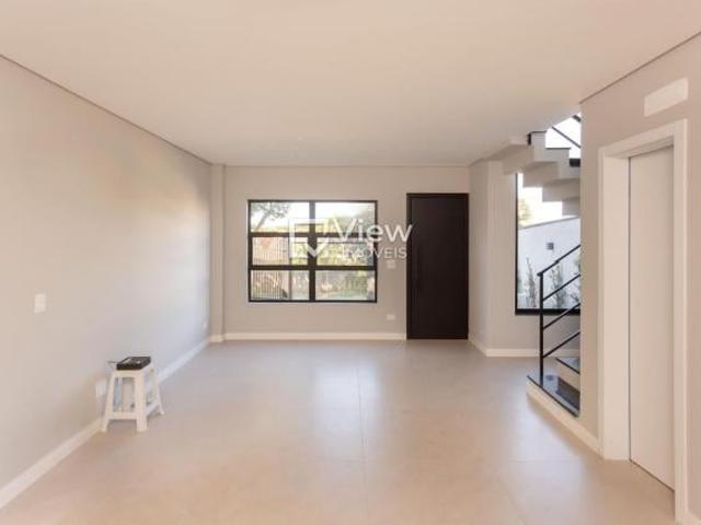 Triplex alto padrão com vista em Santa Felicidade
