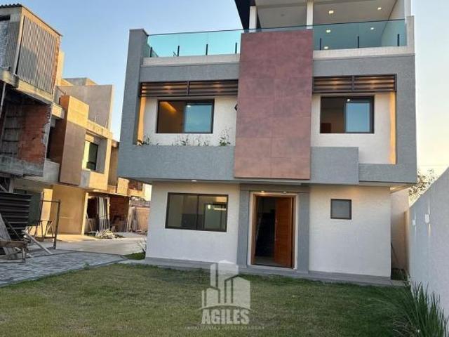 Triplex alto padrão em condominío faixa mar