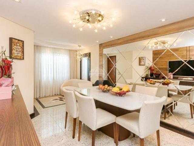 Triplex com 4 Quartos sendo 2 Suítes e Churrasqueira