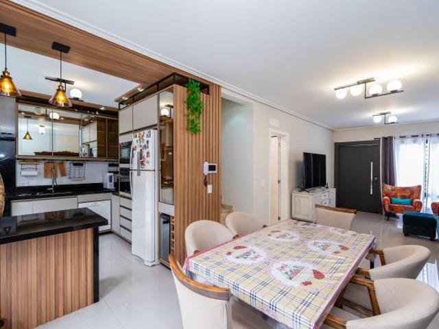 Triplex com 160 m² à venda em Jardim das Américas