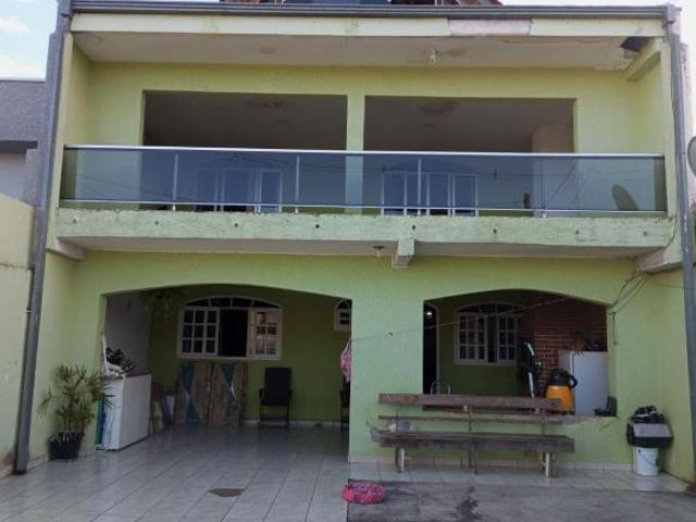 TRIPLEX COM 217 M² 04 QUARTOS NO SITIO CERCADO