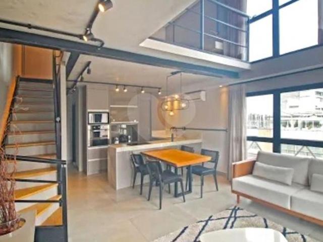 Triplex com 2 suítes a venda na Haddock Lobo