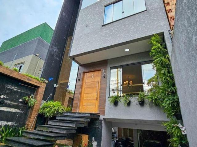 Tríplex com 3 dormitórios à venda, 180 m² por R$ 750.000 Pinheirinho Curiti