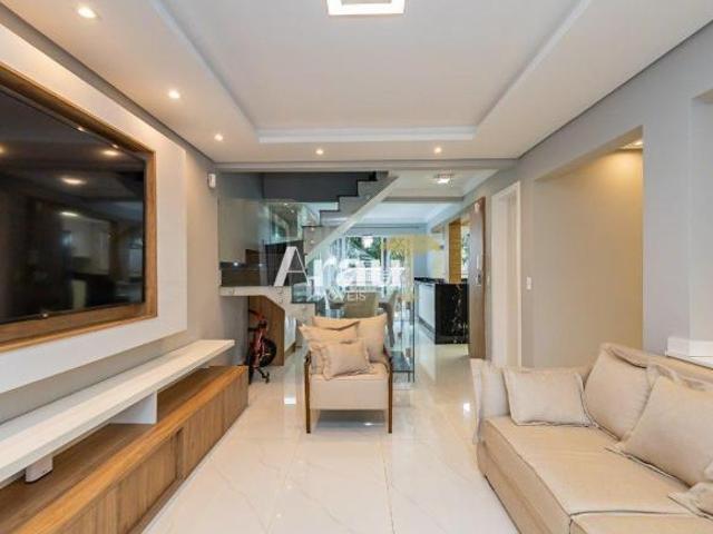 Triplex com 3 quartos próximo ao Parque Tinguí