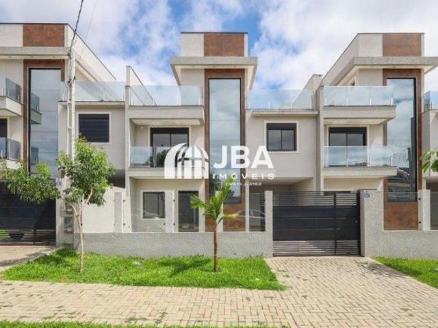 TRIPLEX COM 3 SUÍTES E TERRAÇO