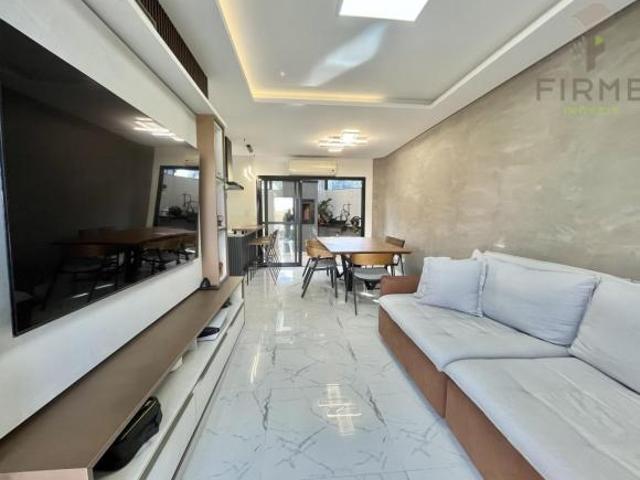 Triplex com terraço e spa