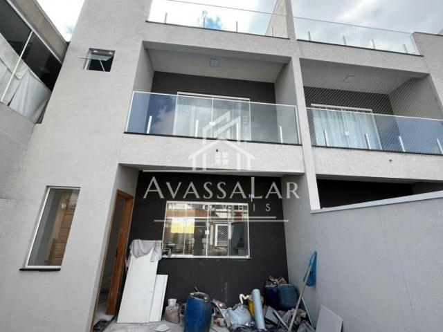 Triplex com terraço, 3 dormitórios, no bairro Sitio Cercado, Curitiba PR